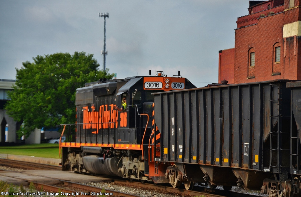 WE 3016 and a big wave.